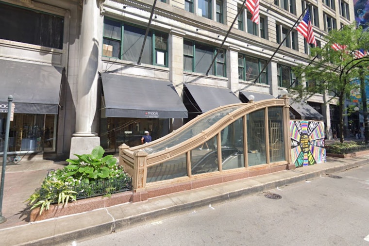 Festive Traditions Return to Chicago: Macy's on State Street Lights Up