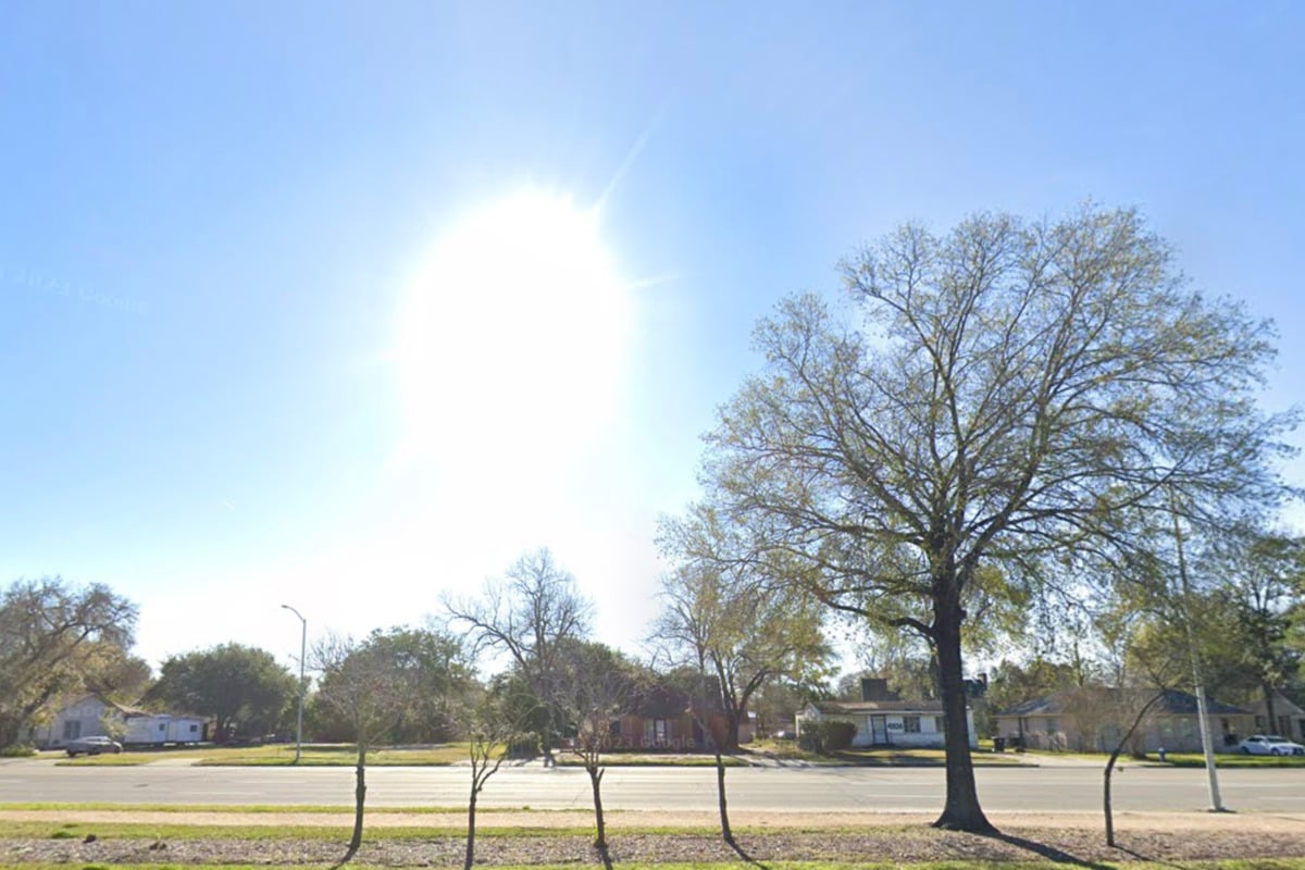 Houstonians Welcome Cooler Weather as Thanksgiving Cold Front Moves