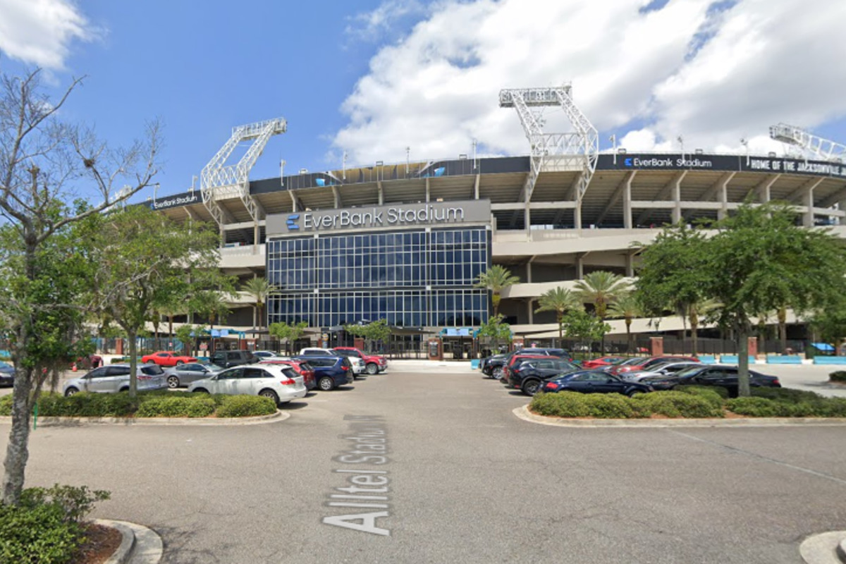 Jacksonville Secures Georgia-Florida College Football Rivalry Through