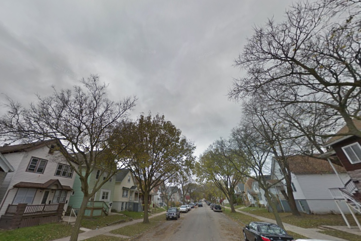 Milwaukee Wraps Up for a Chilly and Overcast Weekend, NWS Predicts