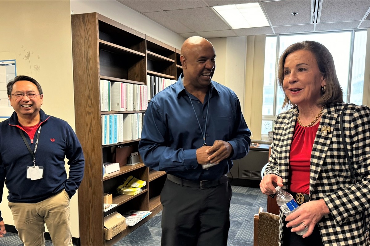 Missouri Chief Justice Mary R. Russell Tours St. Louis Circuit Court,