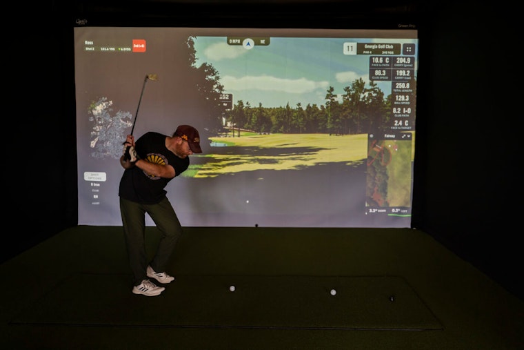 New Indoor Golf Simulators Open at Columbia Golf Course in Minneapolis