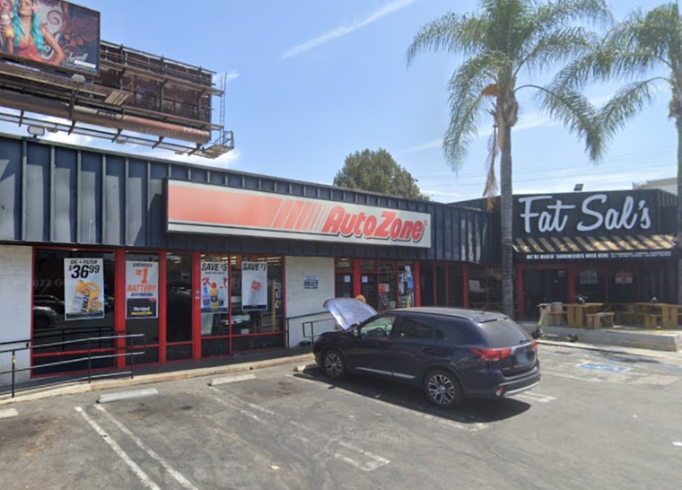 Over 120 Firefighters Tackle Intense Blaze at Hollywood AutoZone,