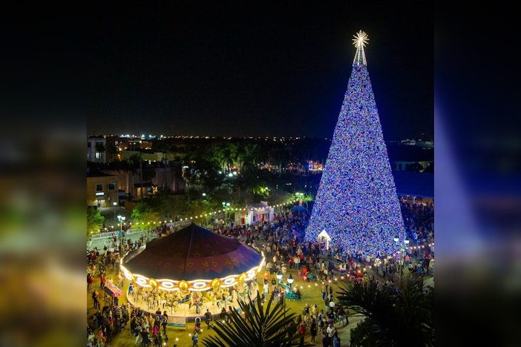 Delray Beach Celebrates 31st Annual Lighting of 100-Foot Christmas