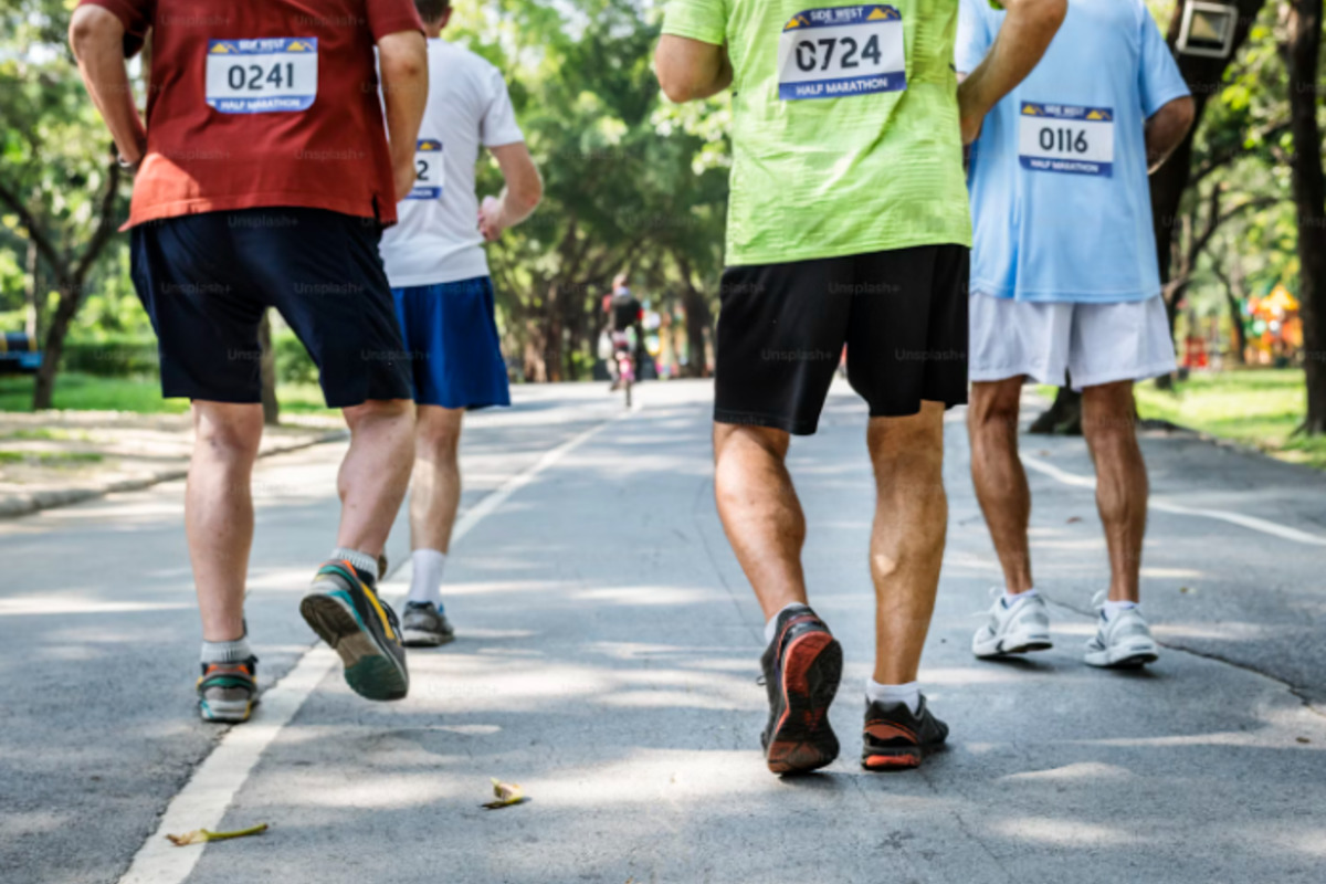 Eritrean Runner Triumphs as Over 35,000 Hit the Pavement for the 52nd