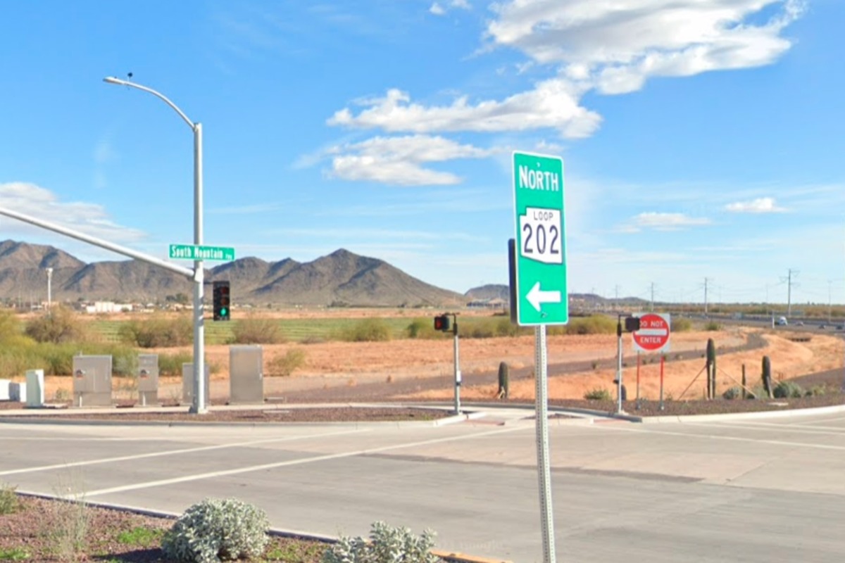 Fatal Arizona Freeway Accident Claims Lives of Father and Son During