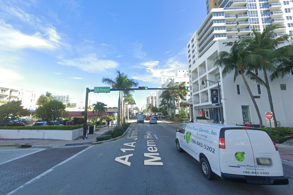 Gainesville Man Robbed of $200K in Jewelry in Miami Beach; Two