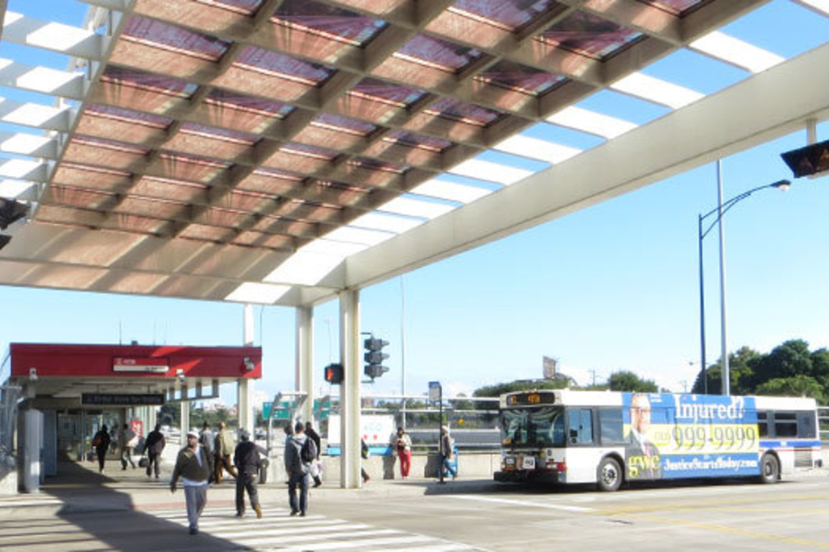 Man Injured in Violent Altercation at Chicago's Red Line 47th Street