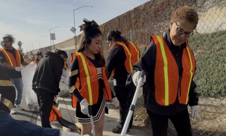 Mayor Bass and over 100 Volunteers Spearhead Community Clean-Up in