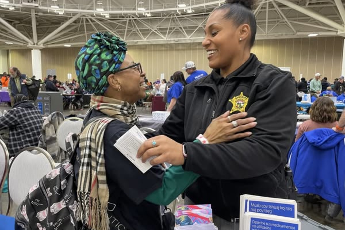 Minneapolis Community Rallies at Convention Center to Support Unhoused