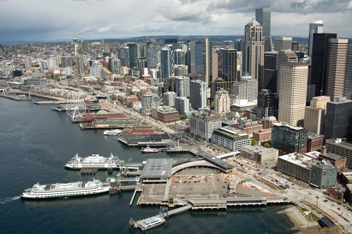 Seattle Paves the Way for Scenic Urban Commutes with Expansive
