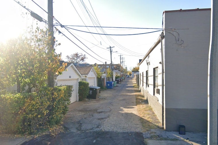 Young Man Robbed at Gunpoint After Online Encounter in St. Louis;