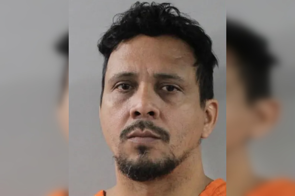 America's Most Wanted Fugitive Nabbed in Florida Thanks to Daughters'