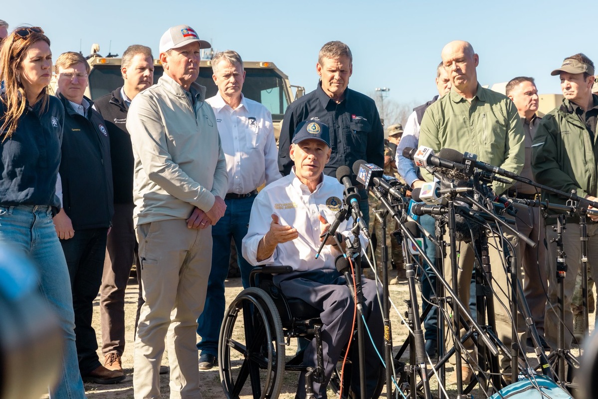 Border Battle Boiling Over as 14 GOP Governors Slam Biden in Eagle