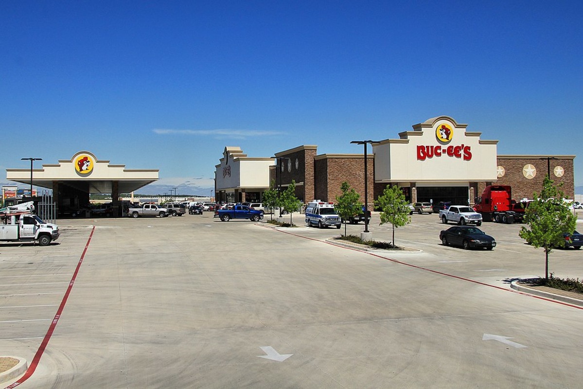 Buc-ee's Plans Massive Travel Center in San Marcos with Potential City