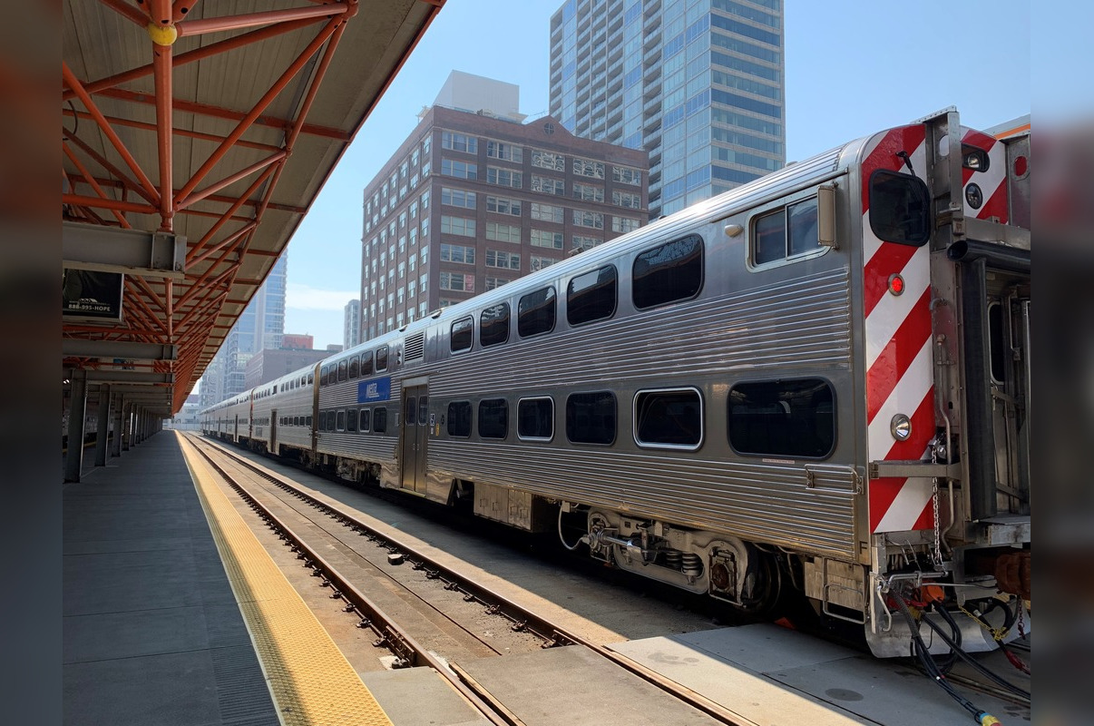 Chicago Metra Riders Struggle with Ventra App Glitches Amid New Fare