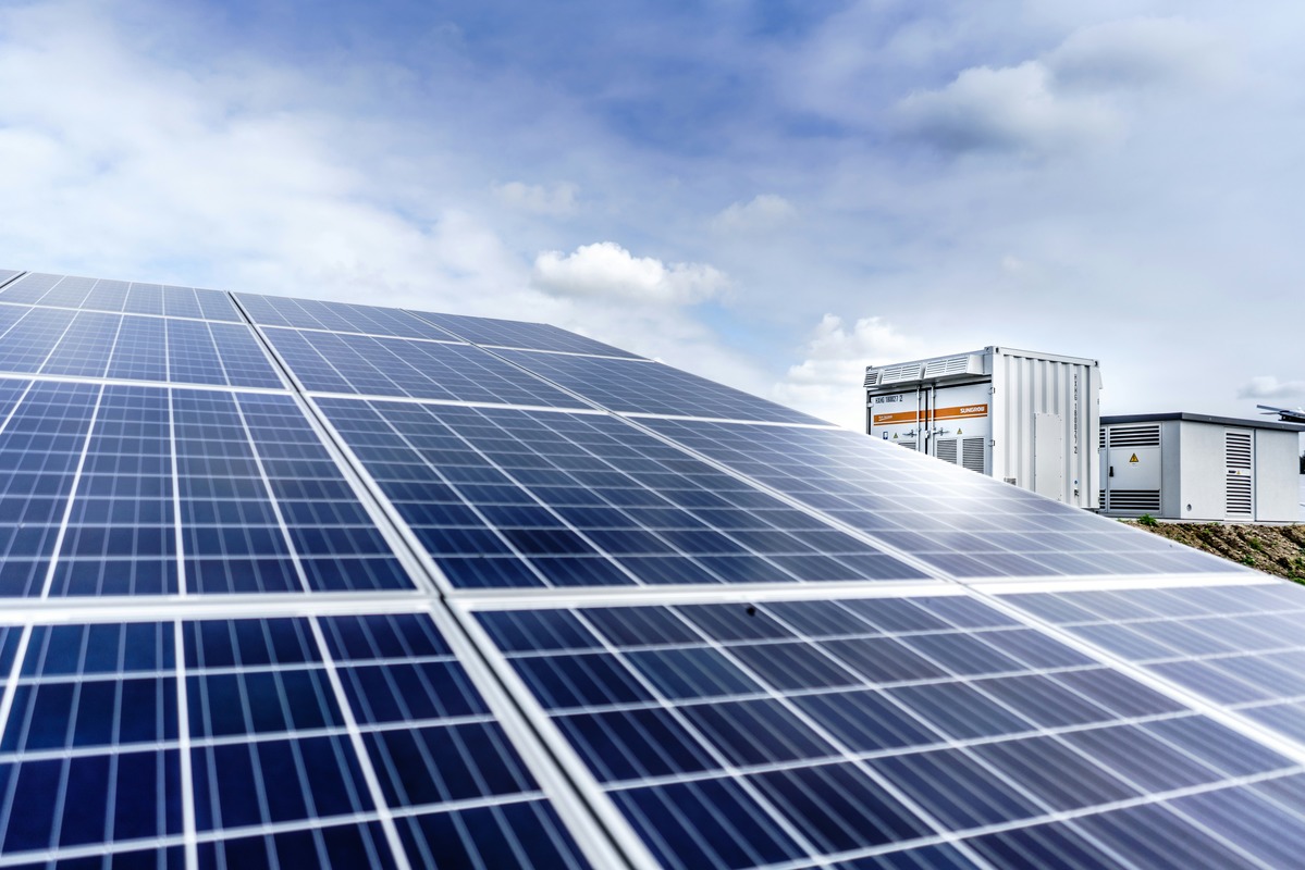 German Giant RWE Energizes Texas with 'Big Star' Solar Plant and