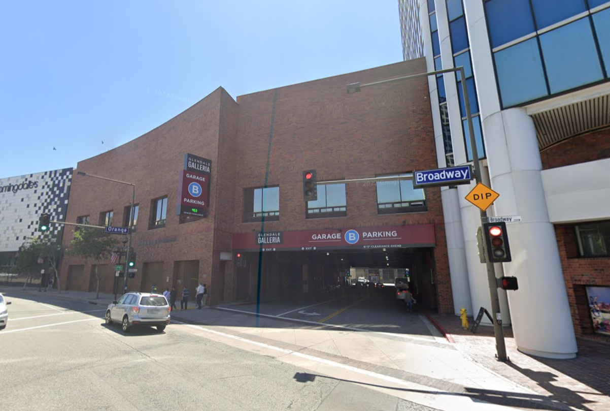 Glendale Galleria Evacuated After Gas Line Rupture