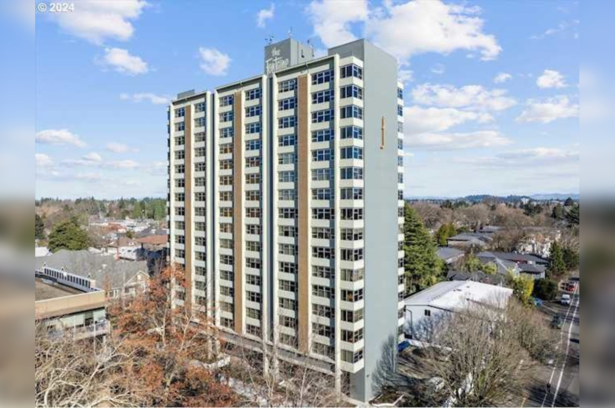 Historic Midcentury Modern Condo in Portland's Fontaine Building