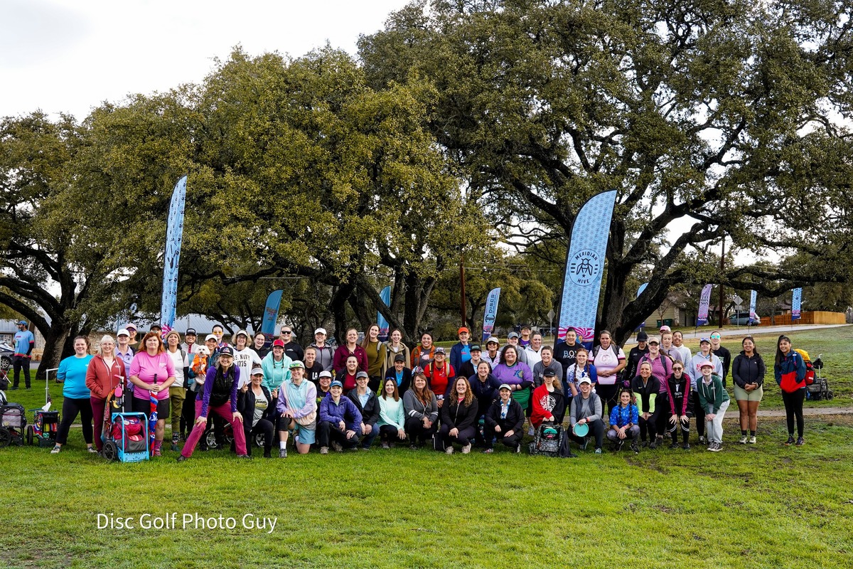 Live Oak Hosts Flourishing 2nd Annual Bluebonnet Women's Open Disc