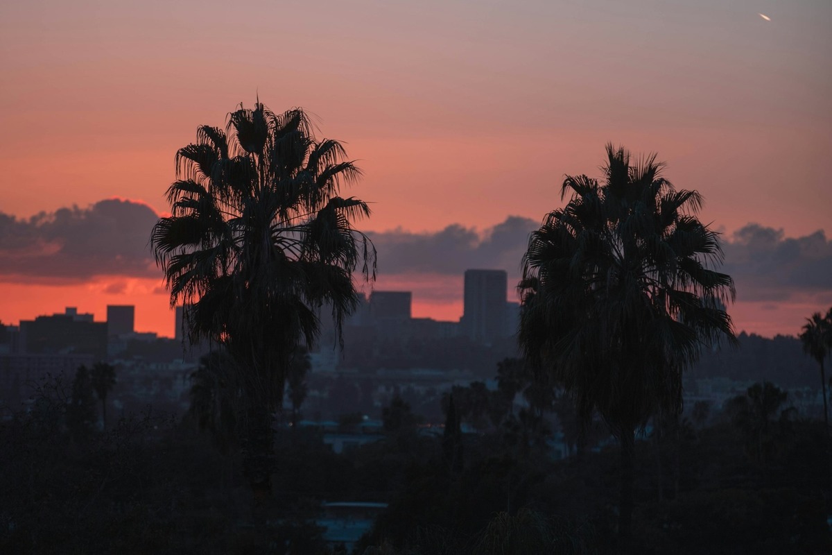 Los Angeles Faces String of Weather Warnings, Rain, Thunderstorms, and