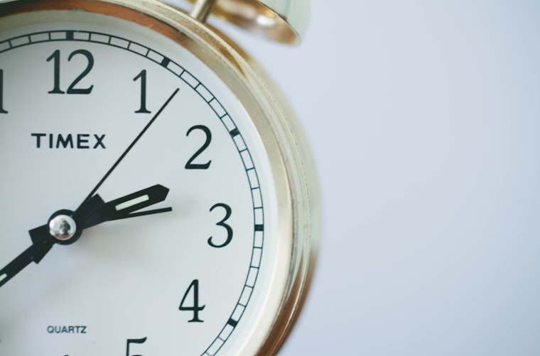 Oregon Senators at Odds Over Bill for Permanent Standard Time, Pending