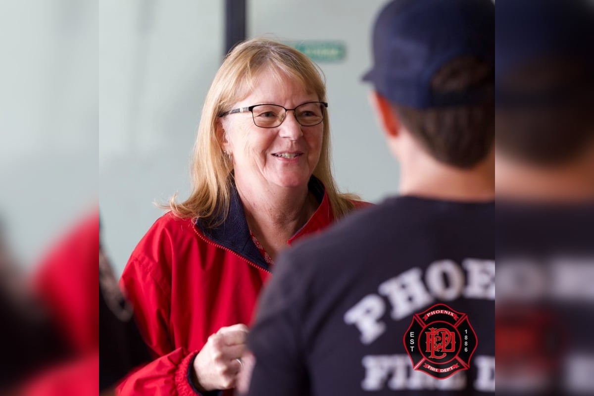 Phoenix Firefighters Lauded by Arizona Woman They Revived After