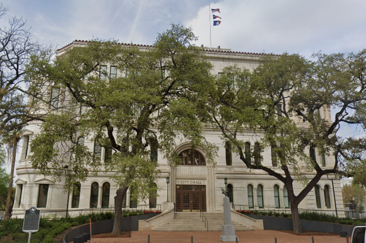 San Antonio City Council at Impasse Over $1.4M Small Business Aid Amid