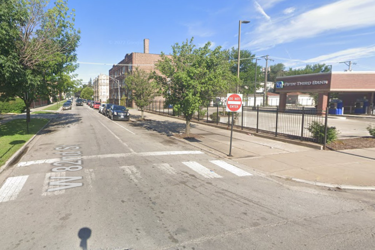 Concealed Carry License Holder Exchanges Gunfire with Suspected Robber