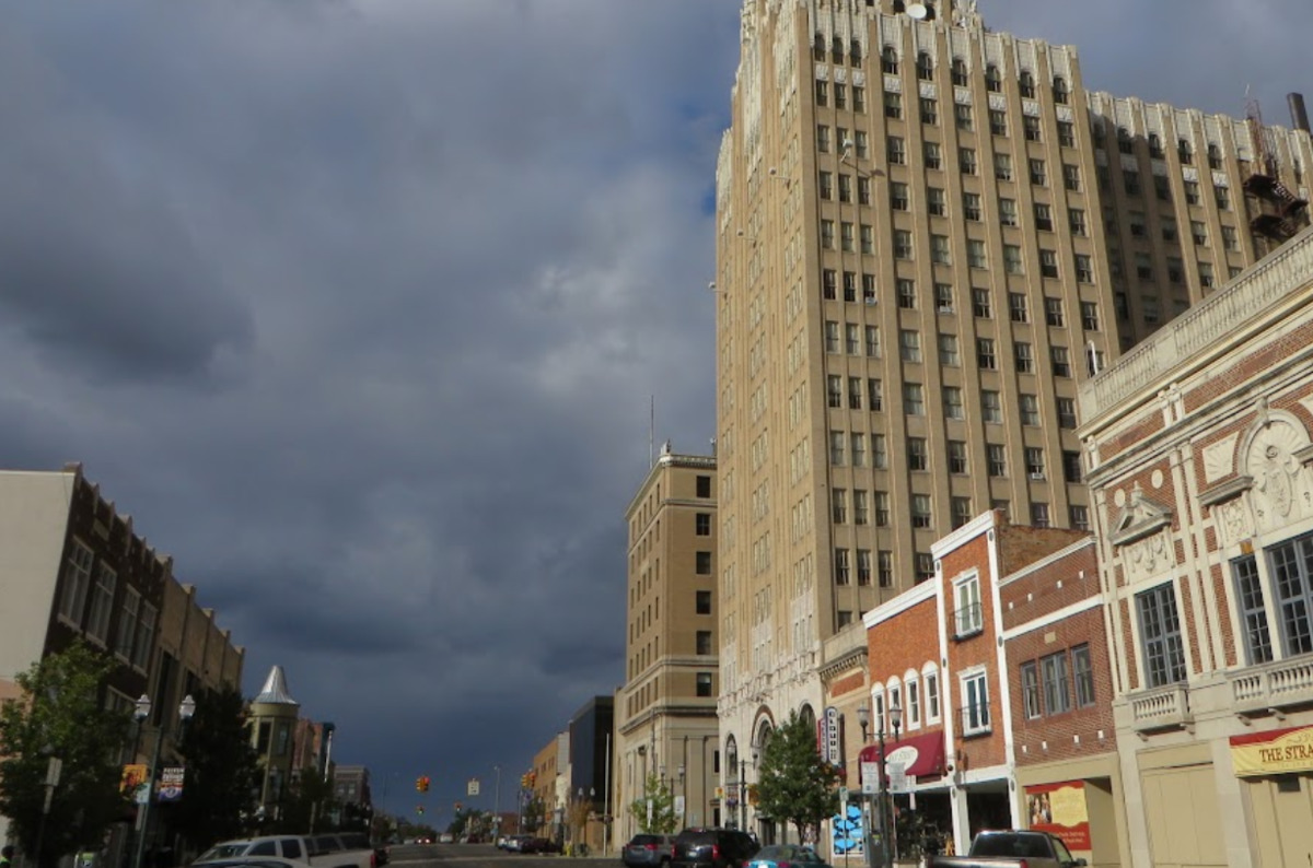 Detroit Weather Rollercoaster: Showers, Thunderstorms, and Sunny
