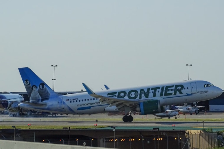 Frontier Airlines Expands Phoenix Routes With First International