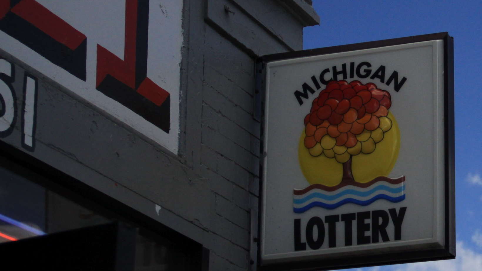 Lotto Loot Skyrockets to $650M, Mega Millions Marks Seventh Largest