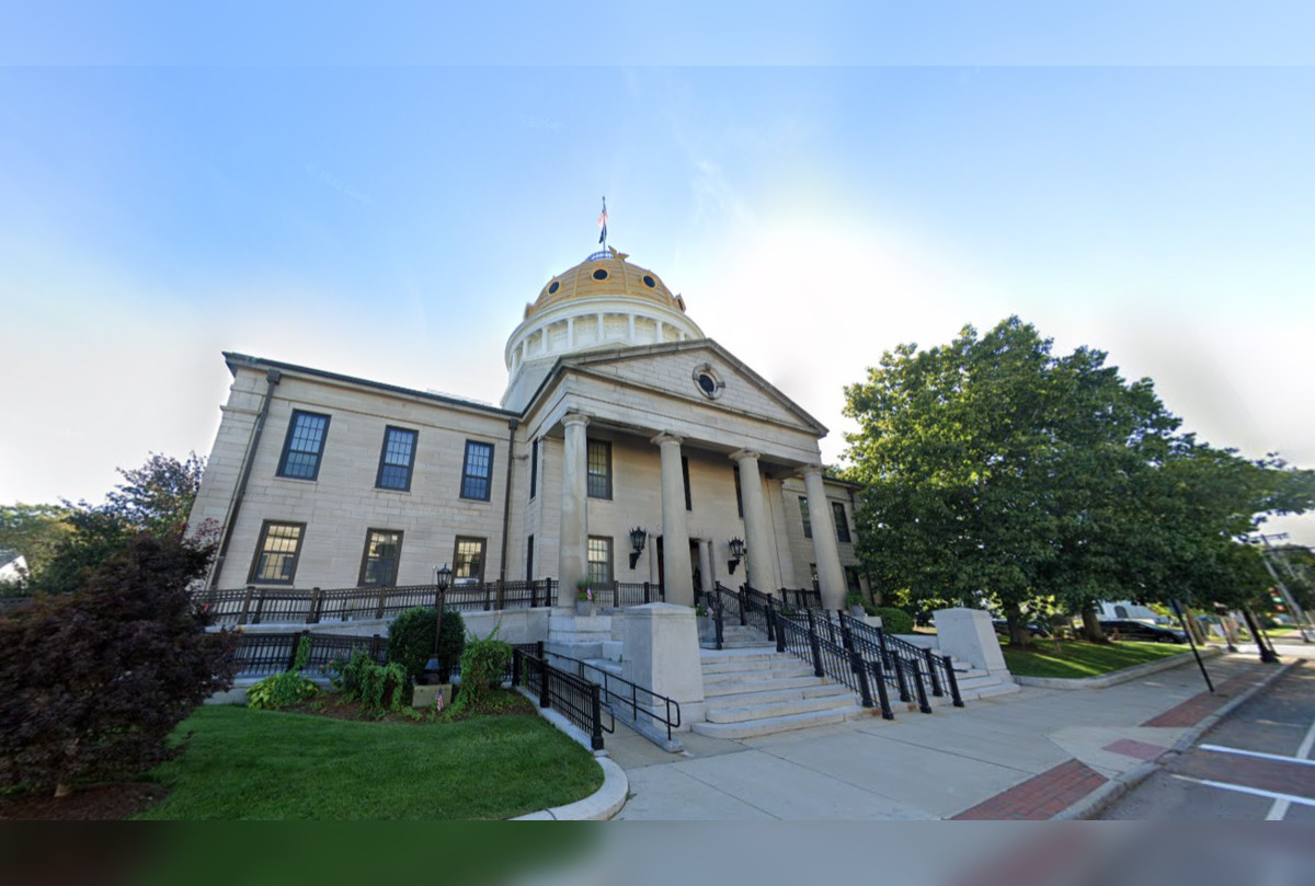 Massachusetts Prosecutors Seek "Buffer Zone" Around Norfolk Court as