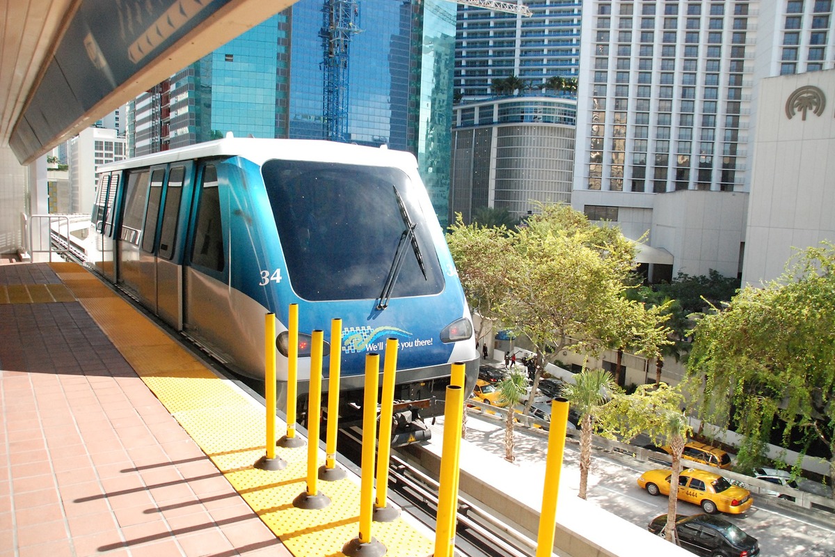 Metromover Service in Miami-Dade Suspended for Construction, with Free
