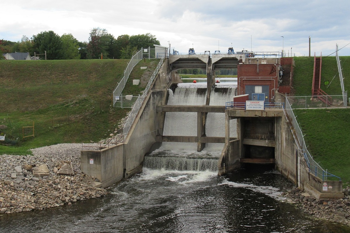 Michigan Dam Restoration Projects Face Delay Amid Homeowner