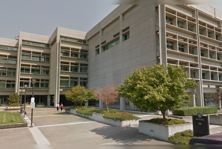 Oregon Taxpayers Anticipate Billion-Dollar "Kicker" Credit as State