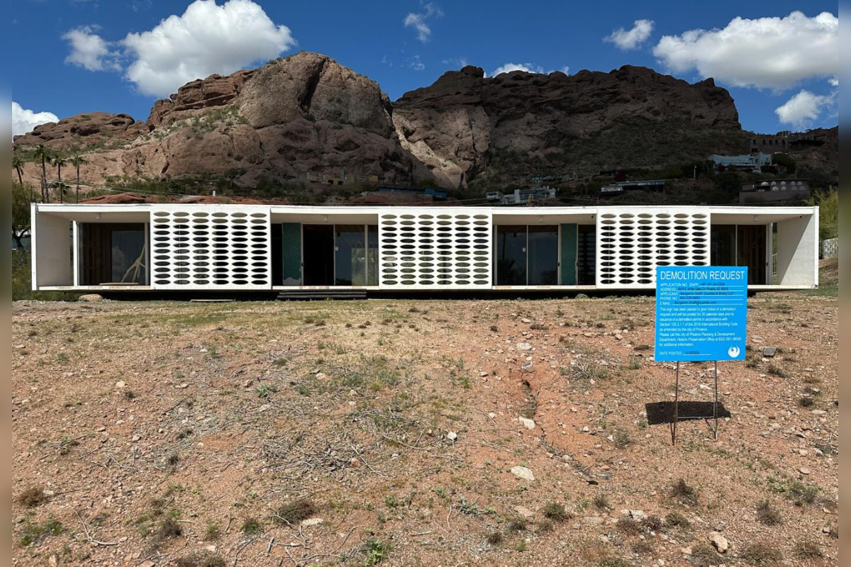 Phoenix's Mid-Century 'White Gates' Home by Al Beadle at Risk of