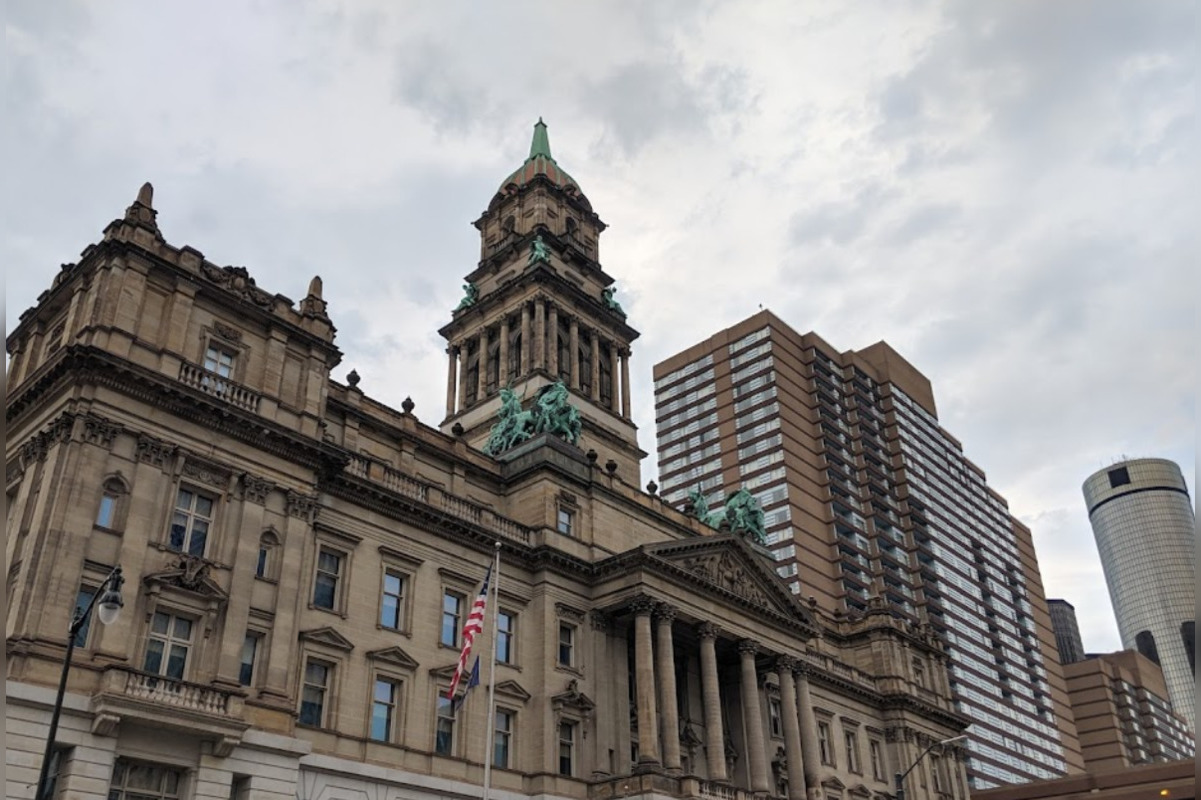 Detroit Braces for Mixed Weather: Sunny Days, Showers, and