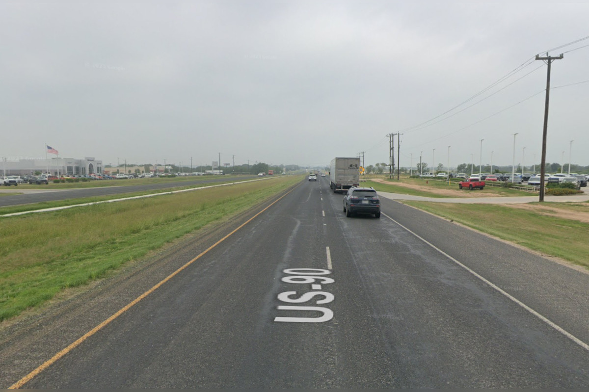 Eclipse Enthusiasts Flood Texas Hill Country, Traffic Crawls to a Halt