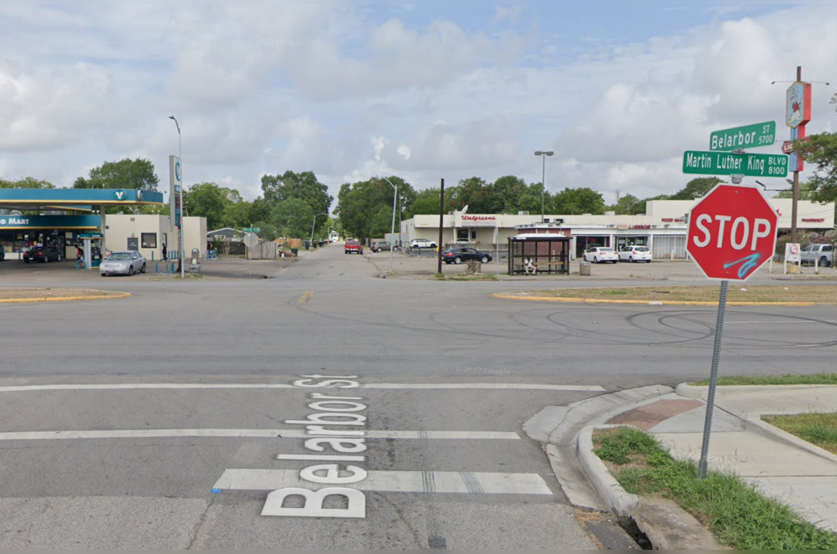 Fatal Motorcycle Crash at Houston Intersection Prompts Traffic