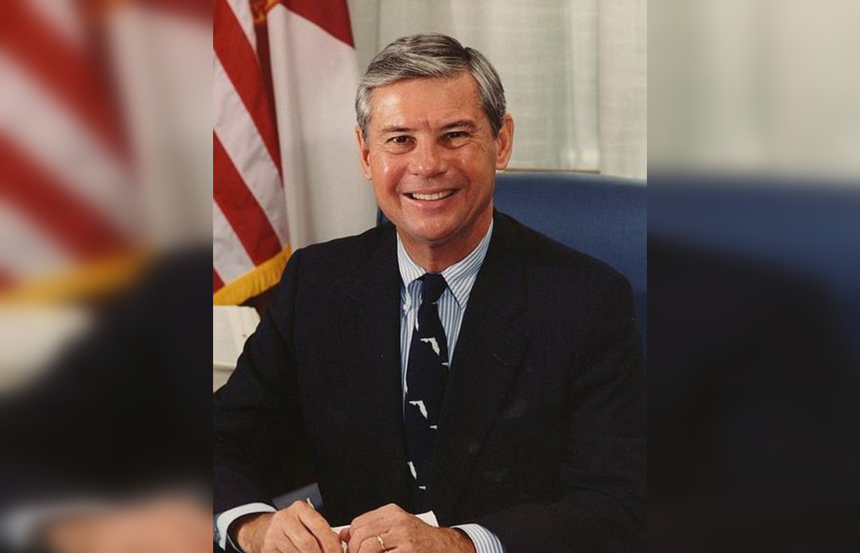 Fort Lauderdale Honors Former Governor Bob Graham, Flags to Fly at