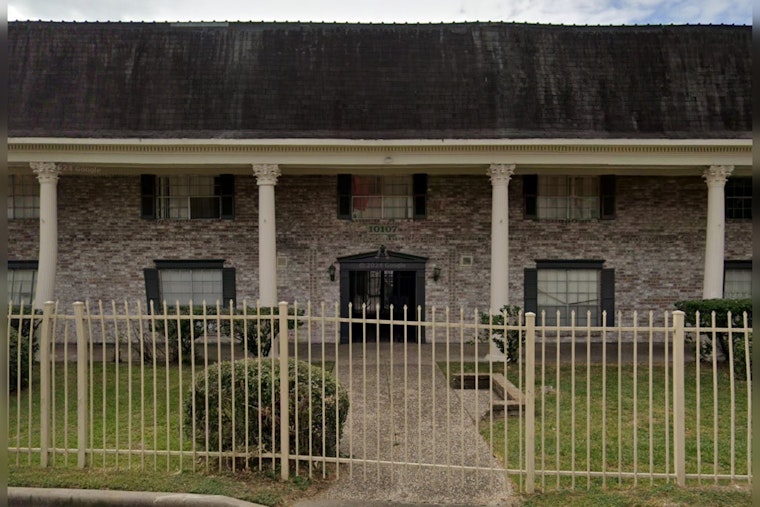 Houston Firefighters Quell $500K Blaze at Spring Branch West Apartment