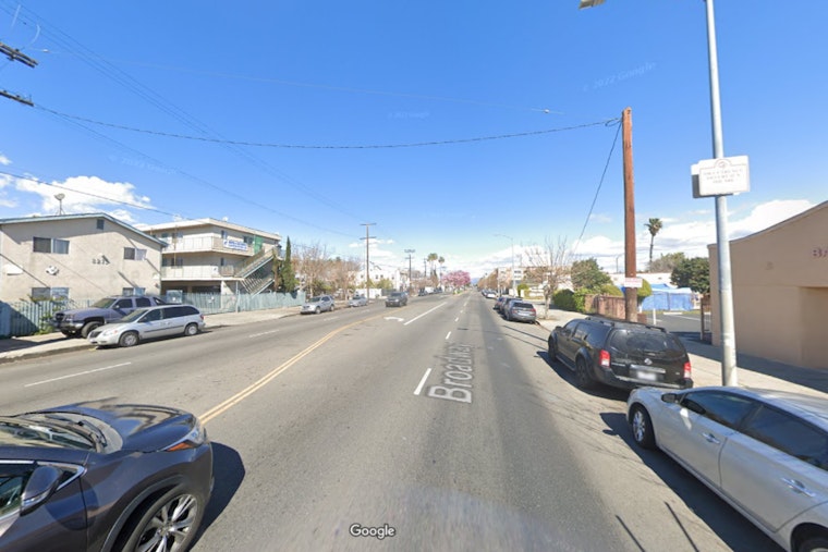 LAFD Swiftly Extinguishes Fire in Vacant Los Angeles Building, Injured