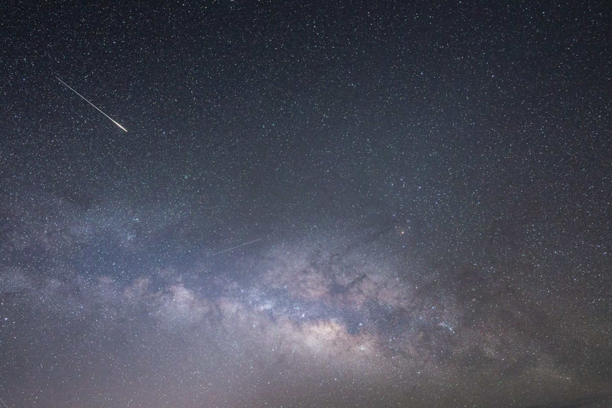 Lyrid Meteor Shower Competes Against Full "Pink Moon" for Celestial