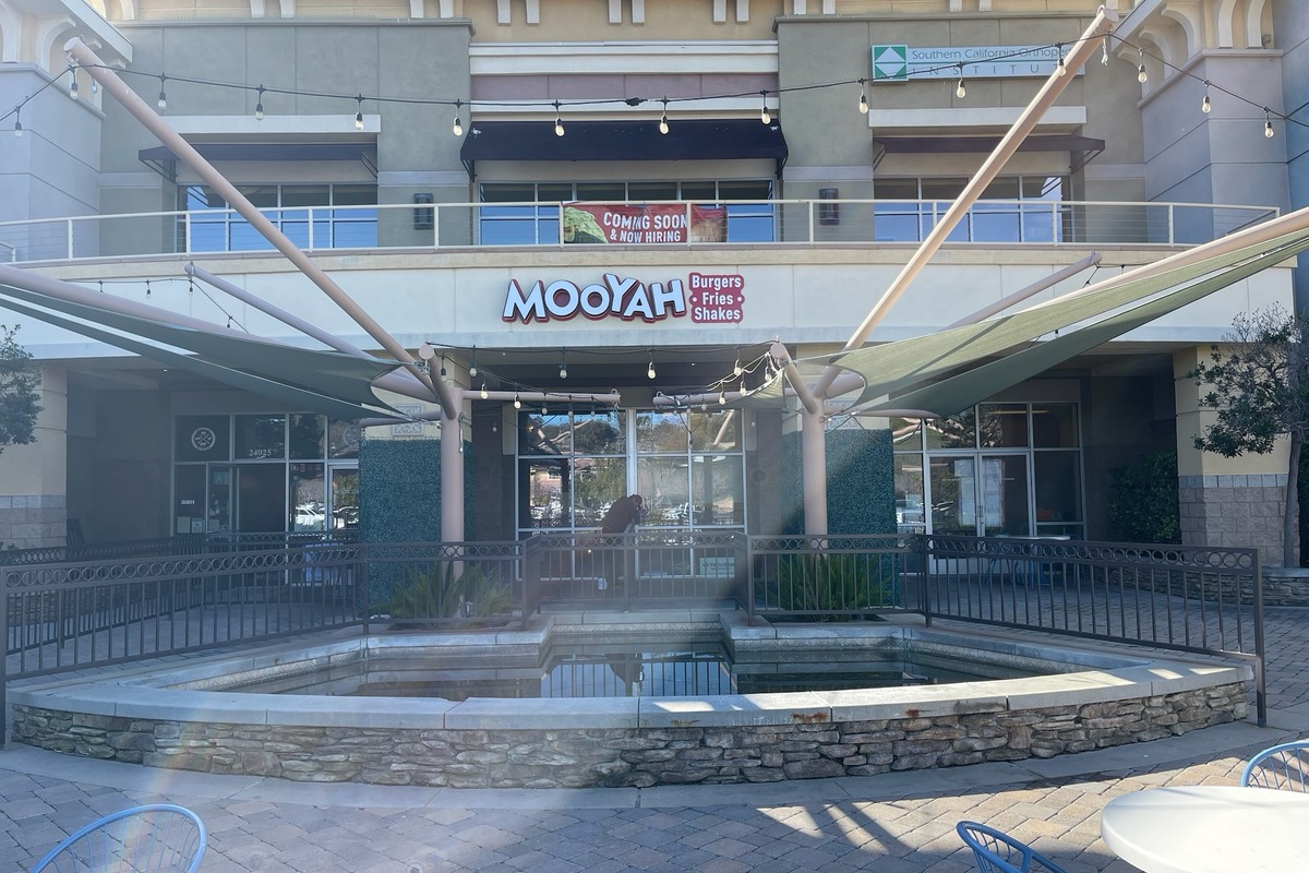 MOOYAH Burgers, Fries & Shakes Heats Up Valencia with Latest Los