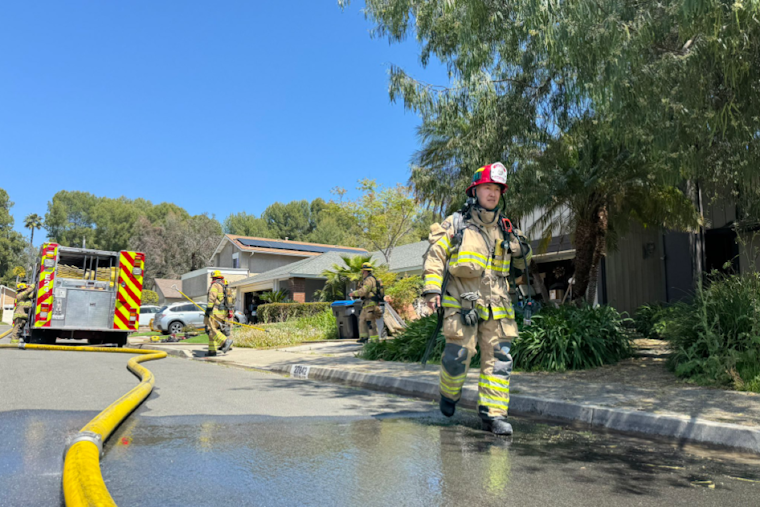 OCFA Firefighters Quickly Contain Mission Viejo Blaze, Rescue