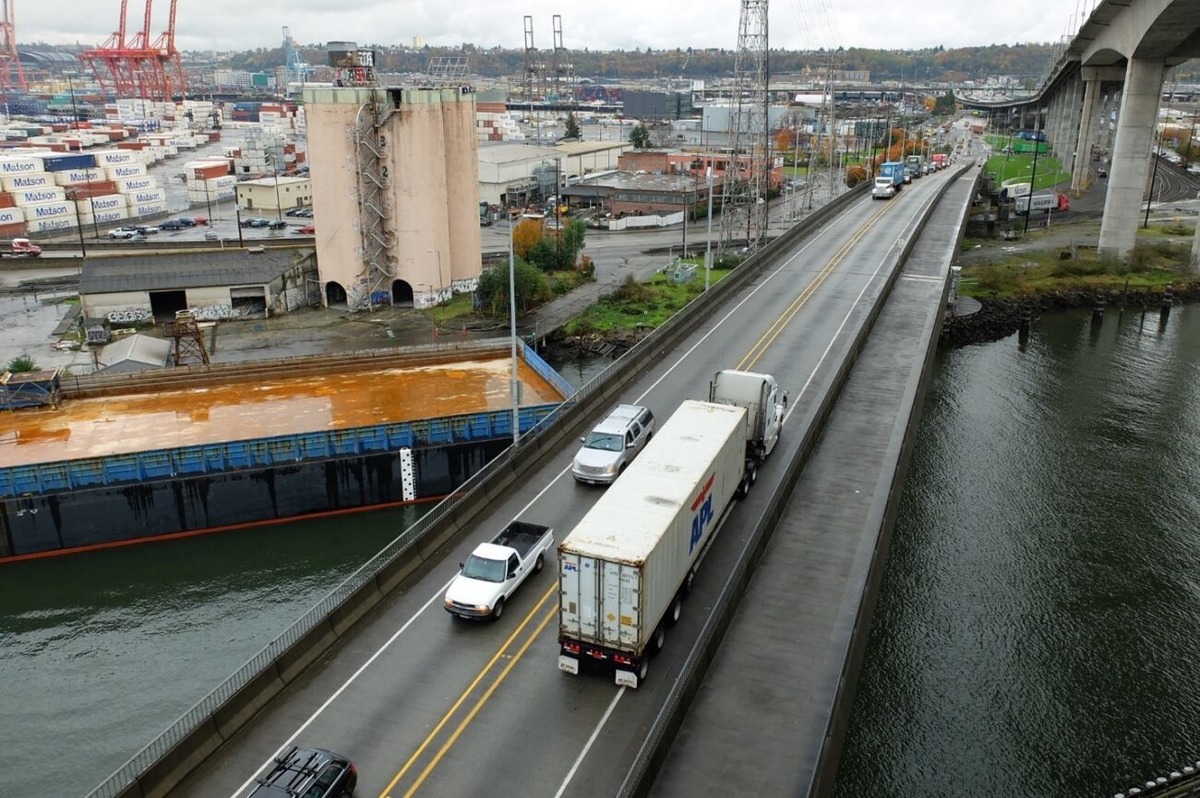 Seattle's Spokane St Swing Bridge to Close for Upgrades, Disrupting