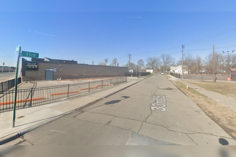 Detroit Police Seek Suspect After Two Women Killed, Man Critically