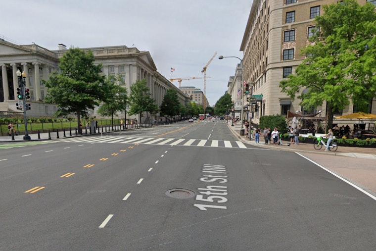 Driver Speeds Past DC Traffic Lights, Faces Grim End at White House