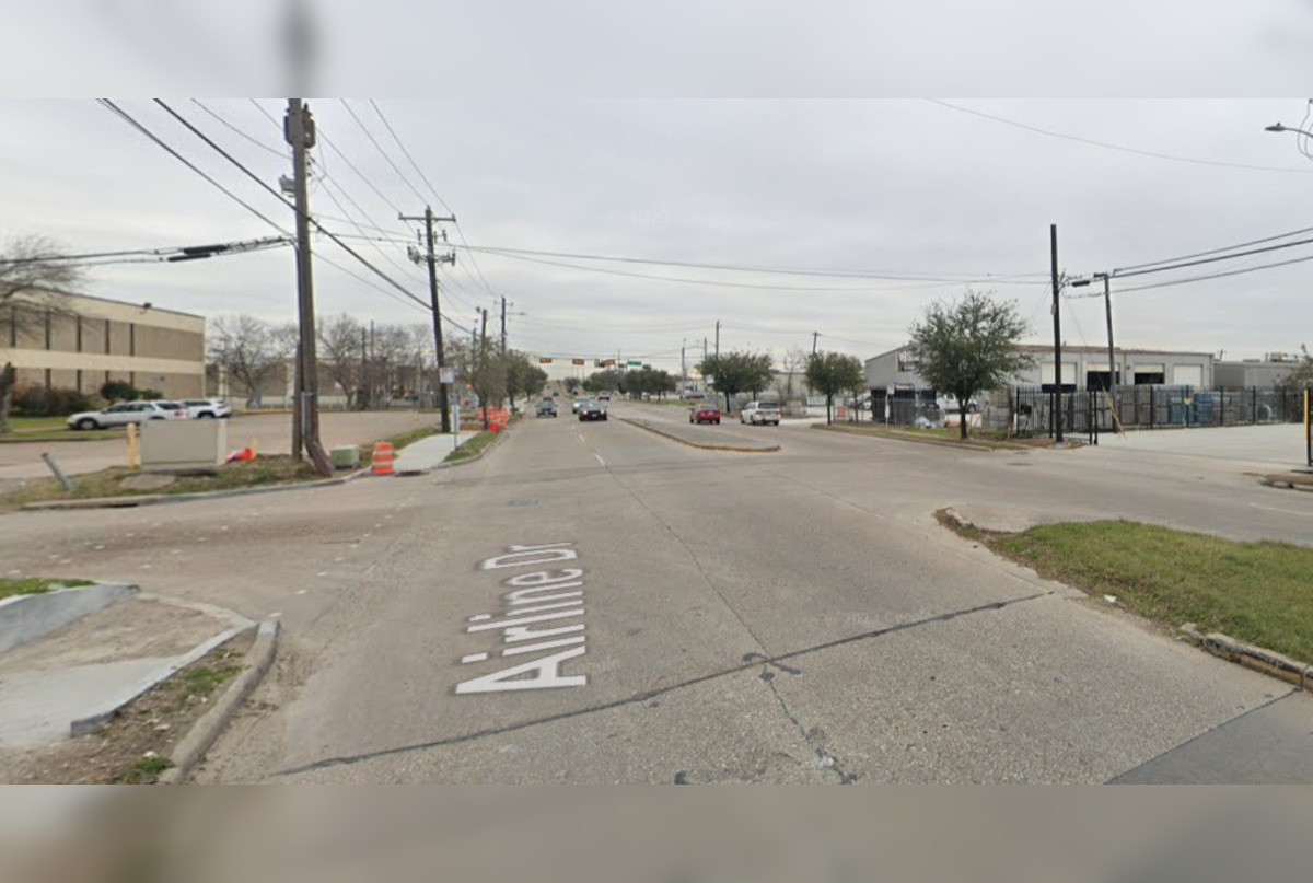 Houston Firefighter Hospitalized After Independence Heights Building